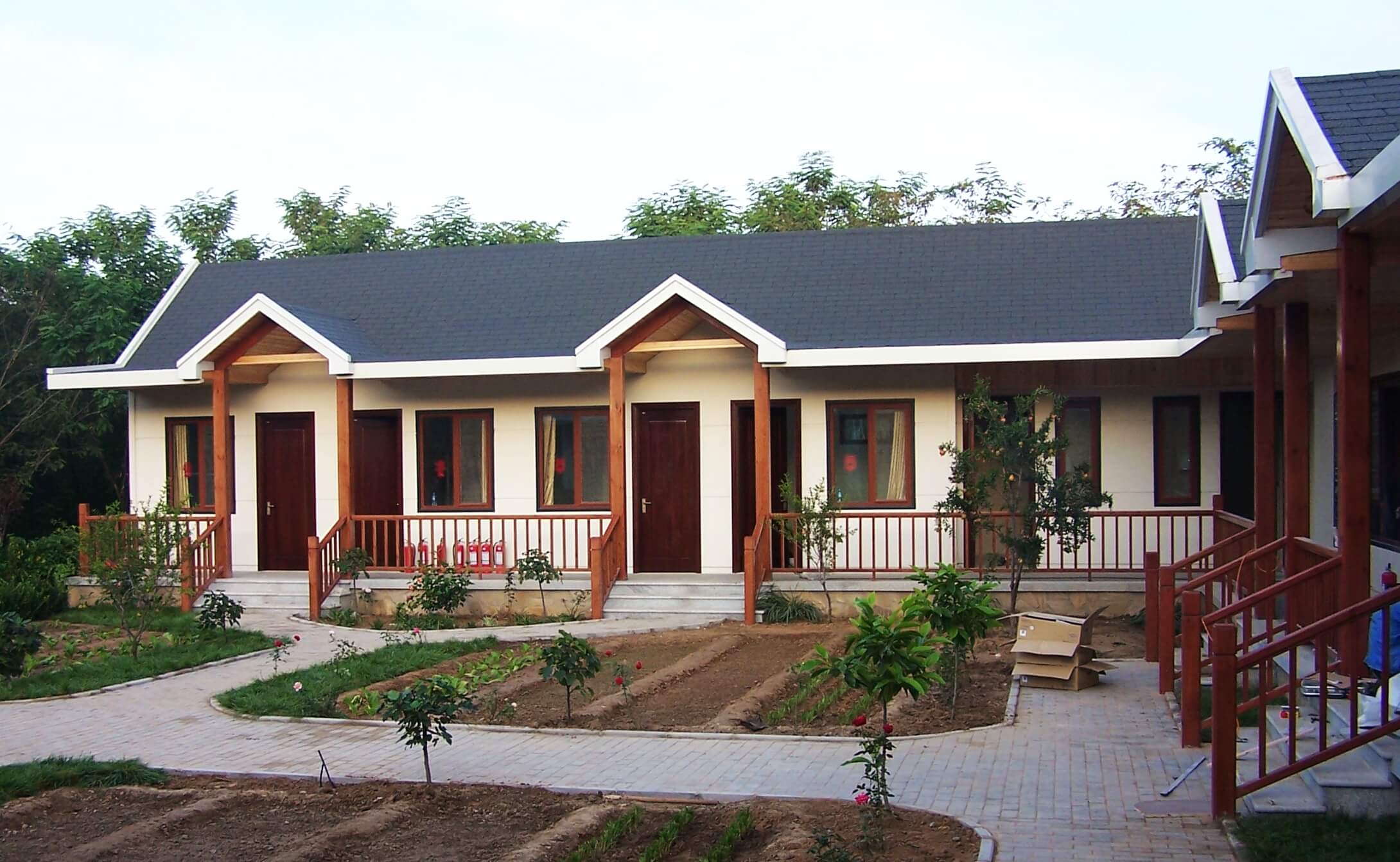 Container house: Breaking Down the Pros and Cons - Sandwich Panel ... Container house: Breaking Down the Pros and Cons - Sandwich Panel ...